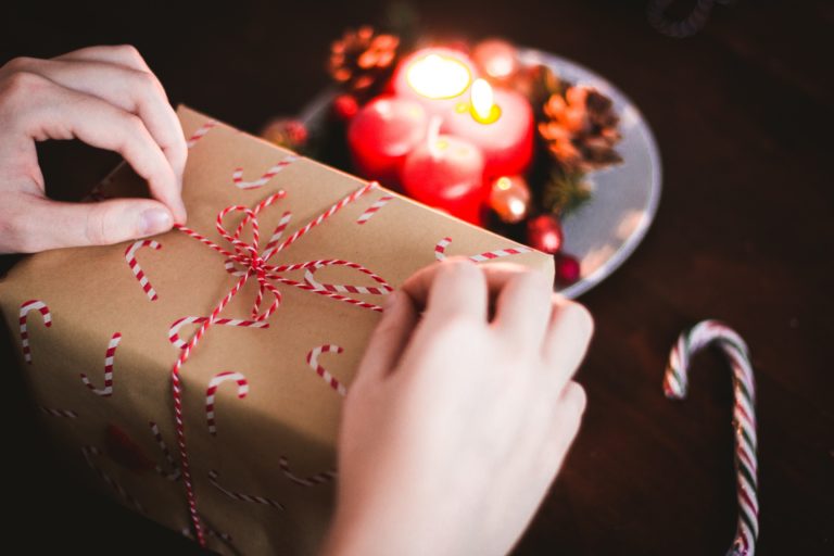 Learn How to Be a Better Gift Giver with these 15 Easy Tricks ...