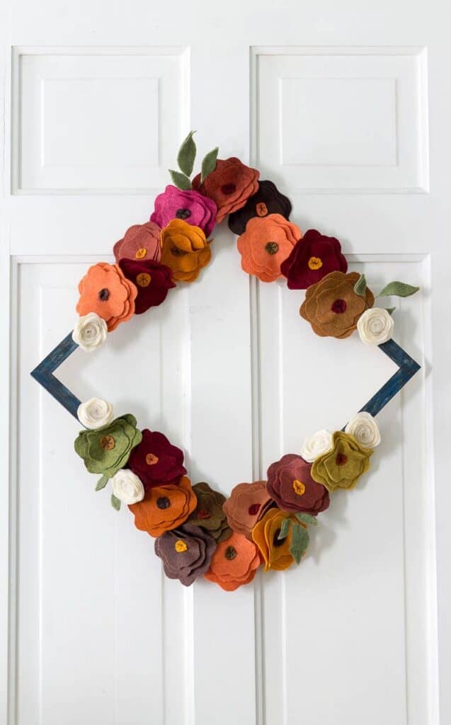 25 DIY Fall Wreath Tutorials to Embellish Your Front Door