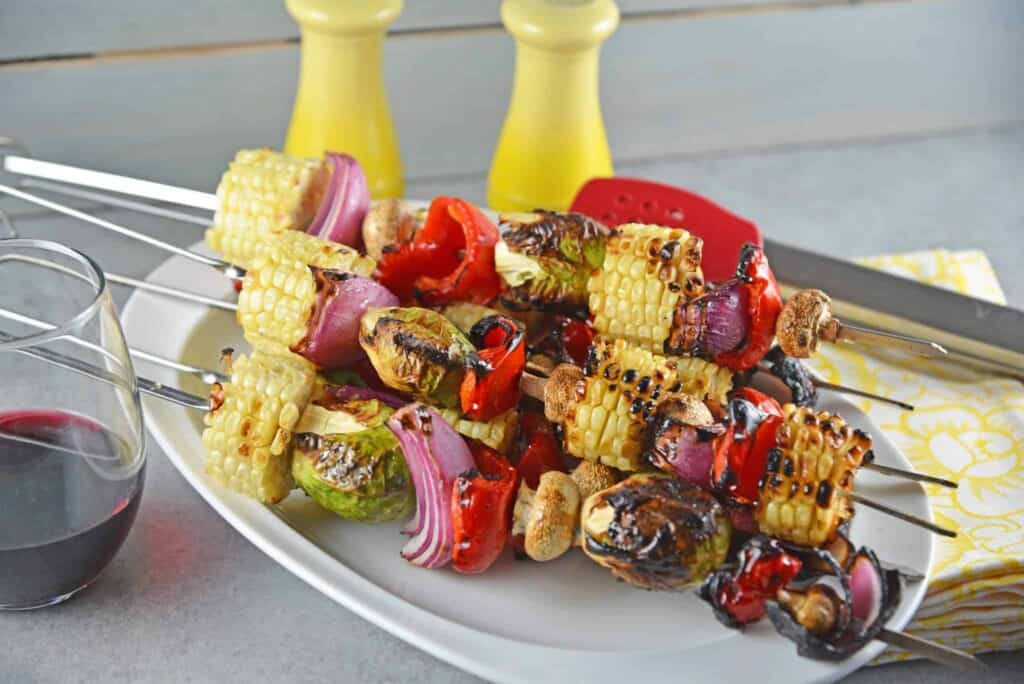 15 Super Easy Veggie Kabobs on the Grill (best vegetarian skewers!)