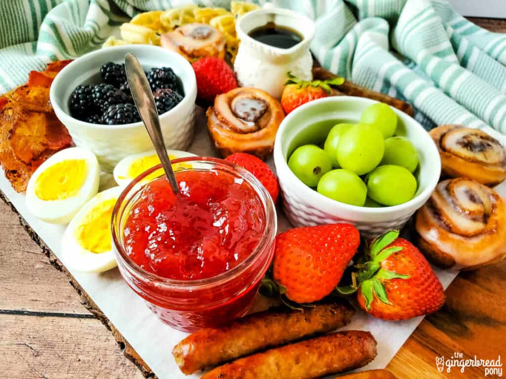 25 Irresistible Fall Charcuterie Boards for Easy Autumn Entertaining