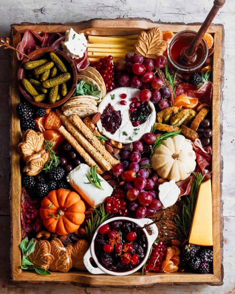 25 Irresistible Fall Charcuterie Boards for Easy Autumn Entertaining