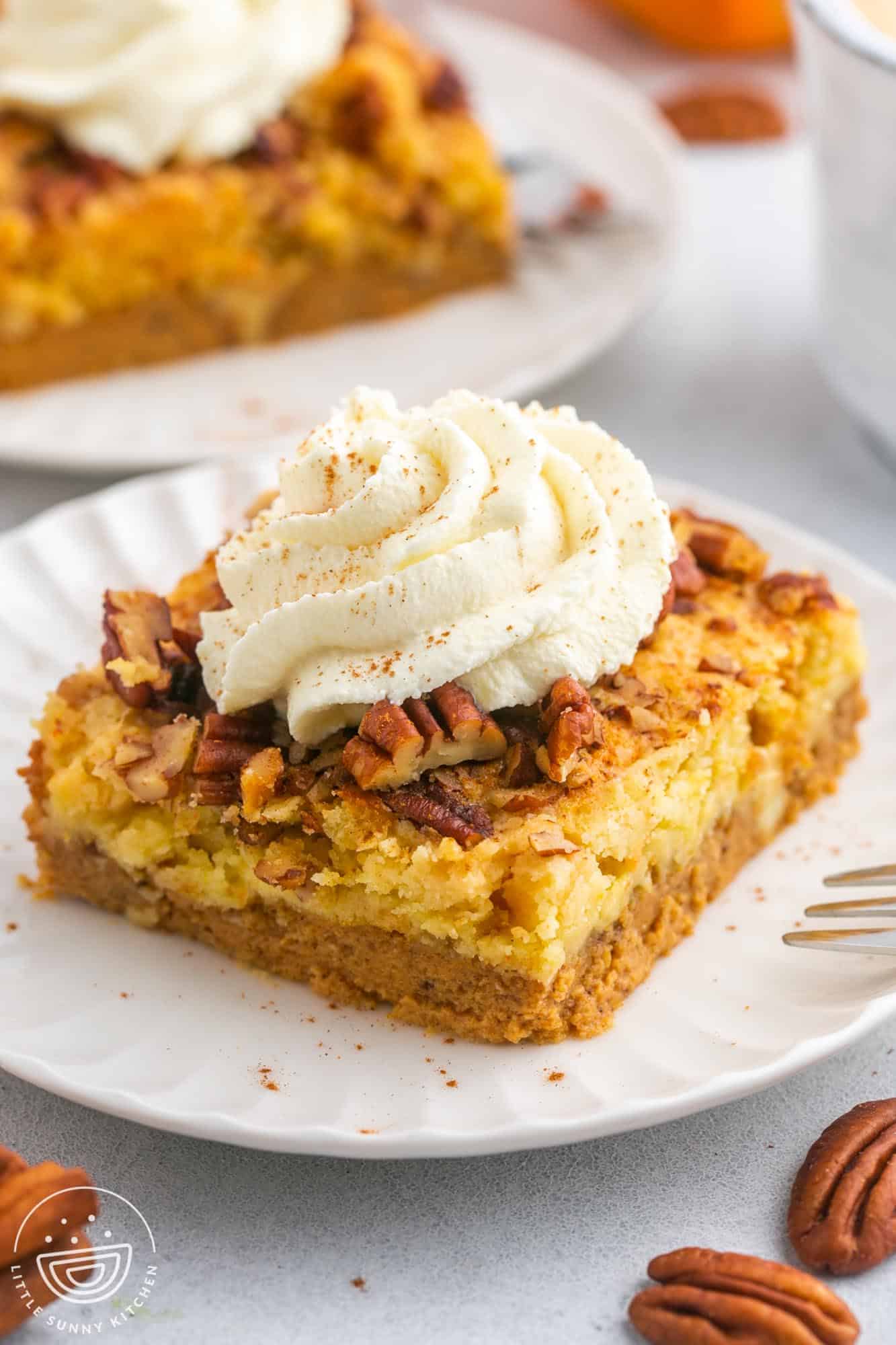 15 Super Easy Fall Dump Cake Recipes Everyone Will Obsess Over ...
