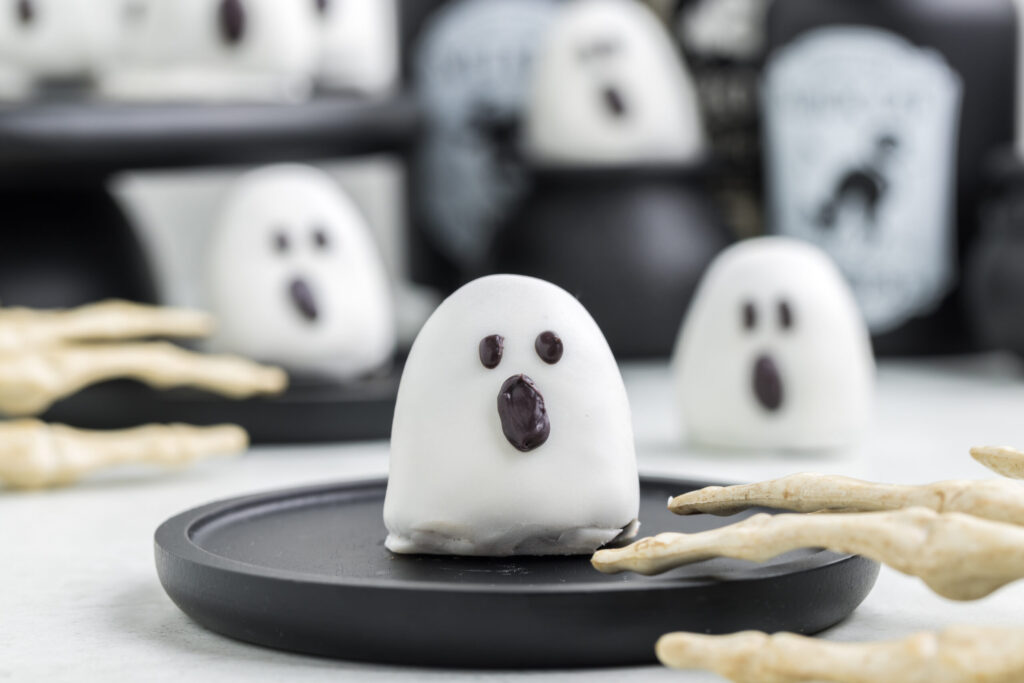 75 Halloween Themed Snacks & Spooky Party Food Ideas