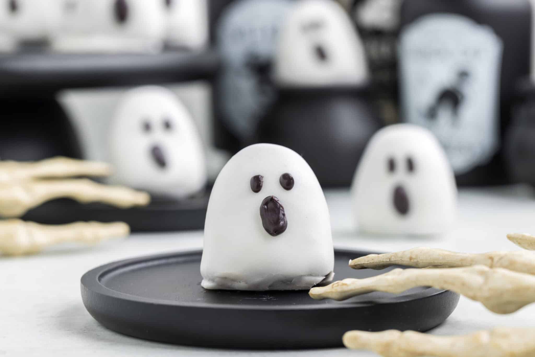 75 Halloween Themed Snacks & Spooky Party Food Ideas