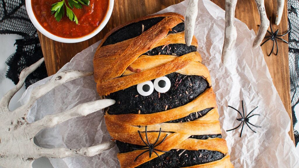 65 Fun Spooky Dinner Ideas (creepy Halloween party food recipes!)