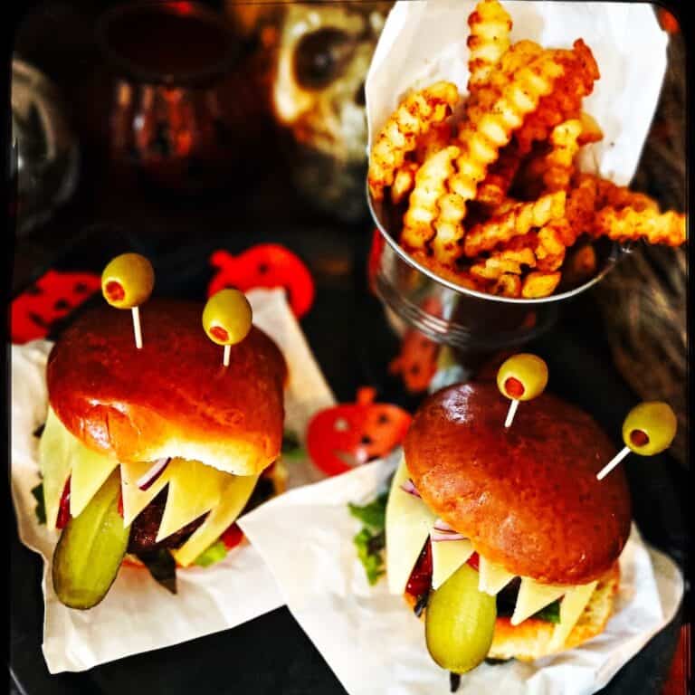 65 Fun Spooky Dinner Ideas (creepy Halloween party food recipes!)