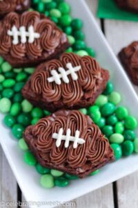 25 Easy Game Day Football Desserts for Parties & Tailgating