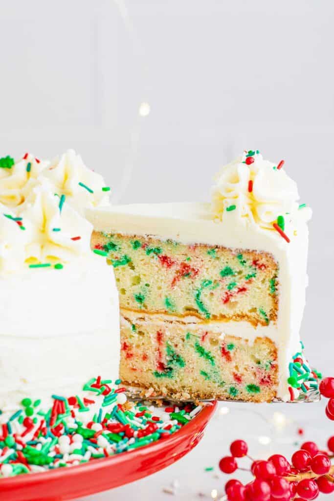 45 Festive Christmas Cakes for Fun Holiday Desserts that Feed a Crowd