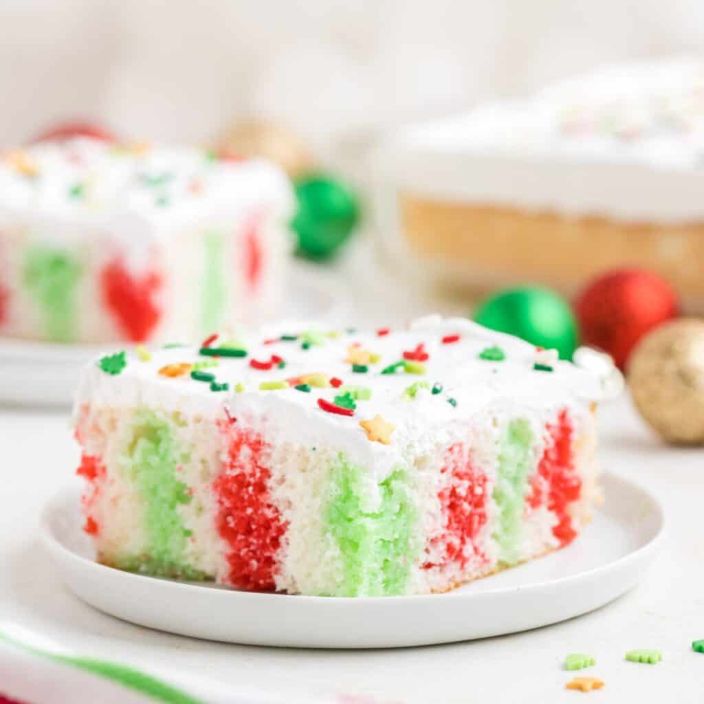 45 Festive Christmas Cakes for Fun Holiday Desserts that Feed a Crowd