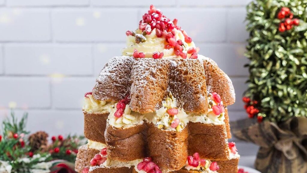 45 Festive Christmas Cakes for Fun Holiday Desserts that Feed a Crowd