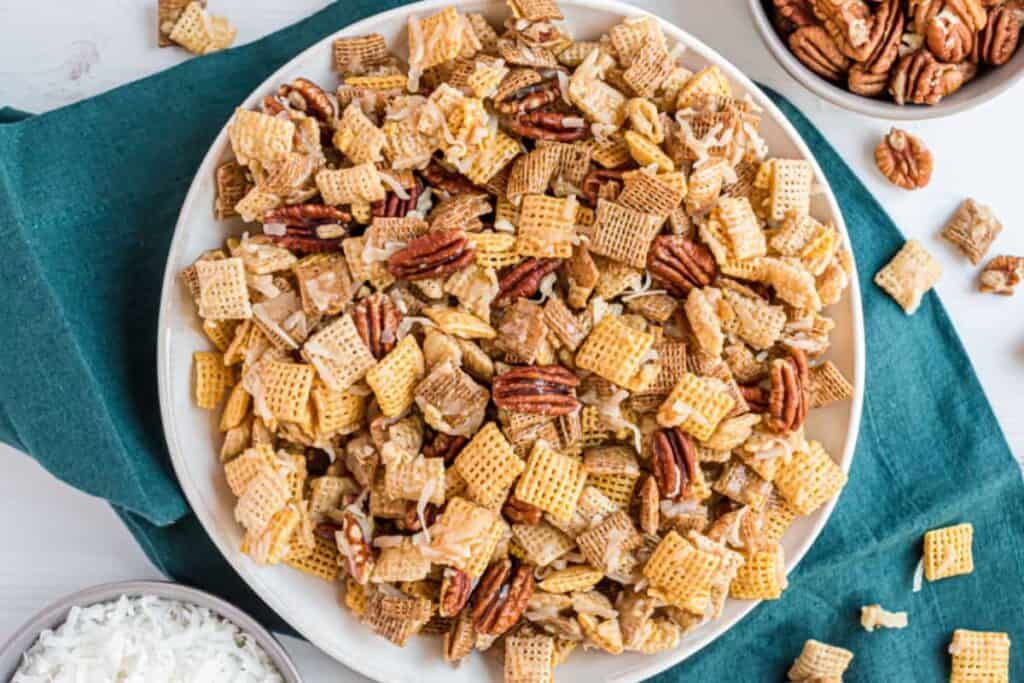 30 Christmas Snack Mix Recipes for Holiday Parties or Easy Gift Ideas