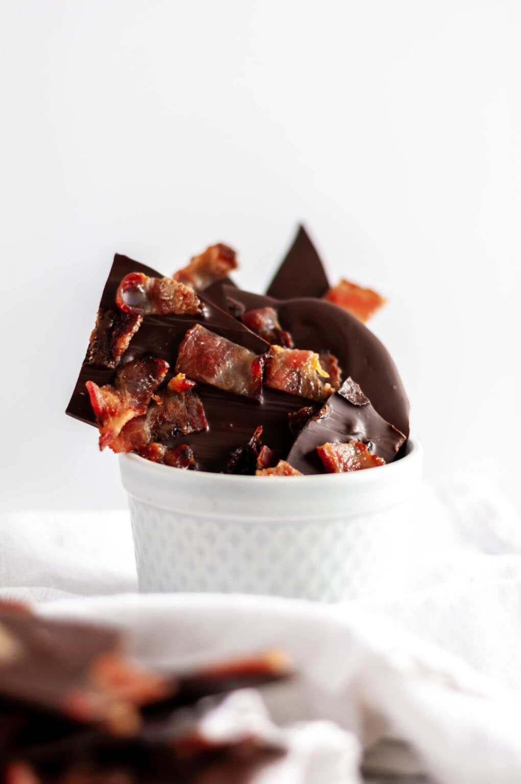35 Easy Christmas Bark Recipes for Party Snacks or Holiday Gifts ...