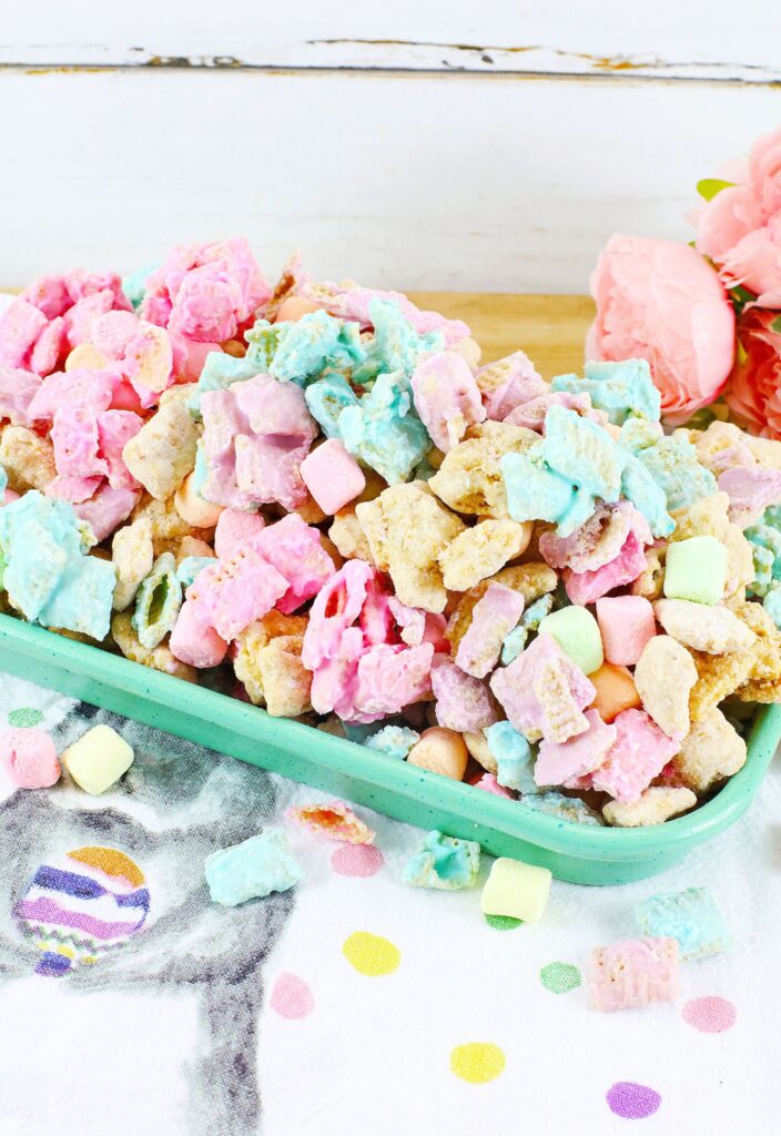 21 Easy Easter Snack Mix Recipes for a Party or Potluck