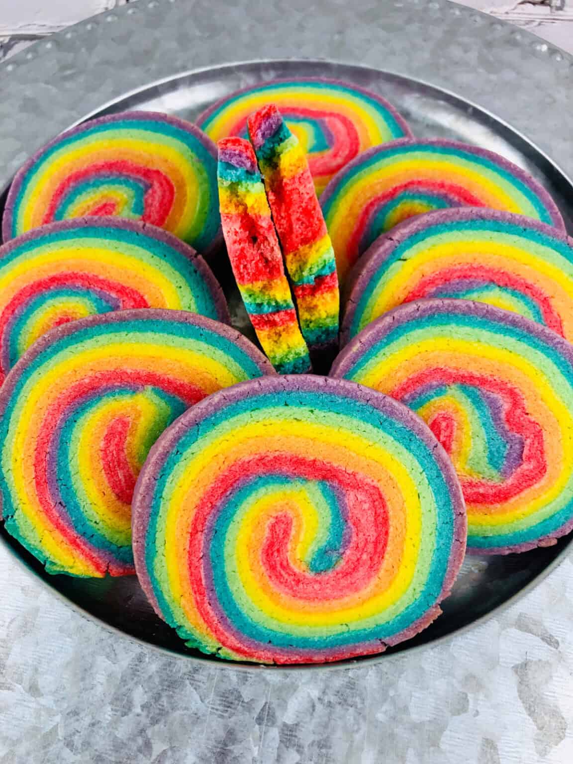 75 Rainbow Food Ideas & Party Treats for a Colorful Celebration 🌈