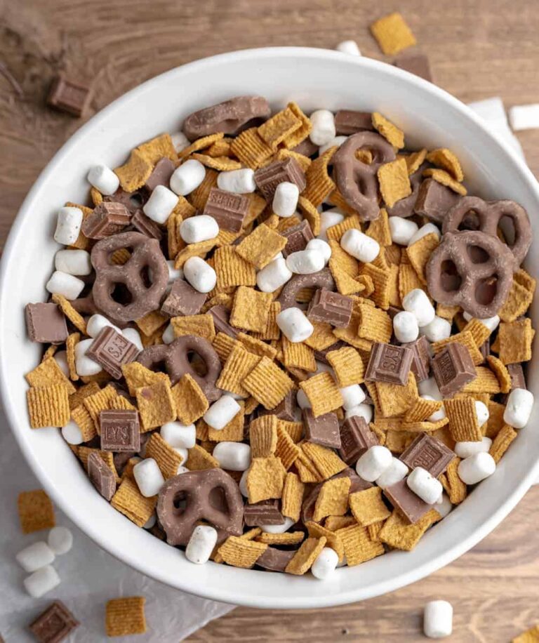 45 Fun Summer Snack Mix Ideas (easy chex mix recipes!)
