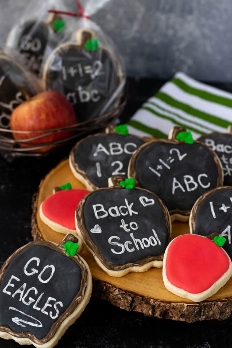 30 Cute Decorated Fall Sugar Cookies for Festive Autumn Baking