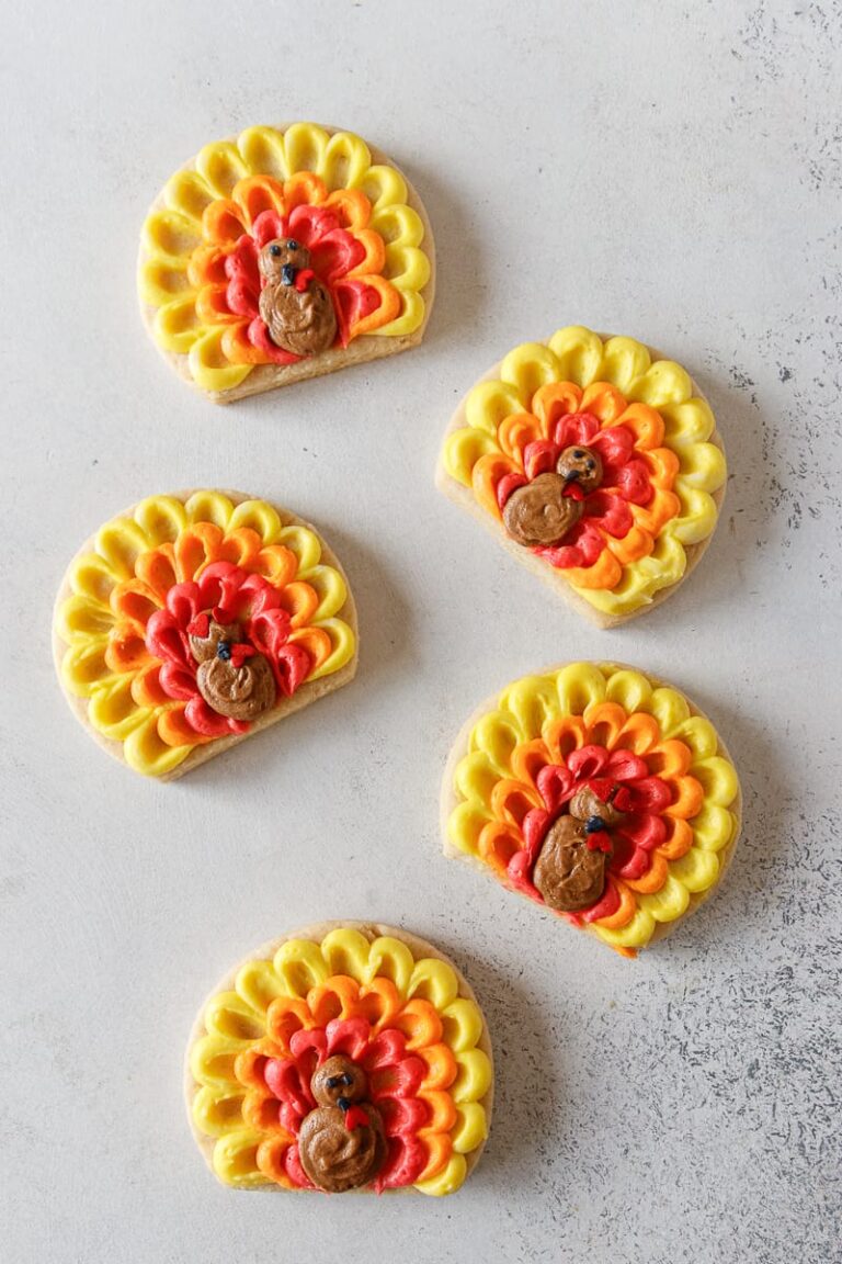 30 Cute Decorated Fall Sugar Cookies for Festive Autumn Baking